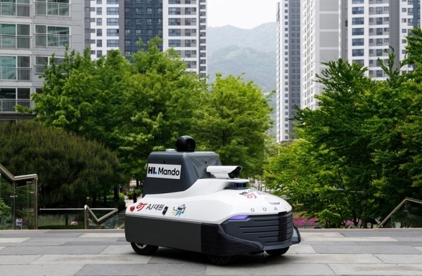 HL Mando Promotes Commercialization of 'AI Apartment Patrol Robot'